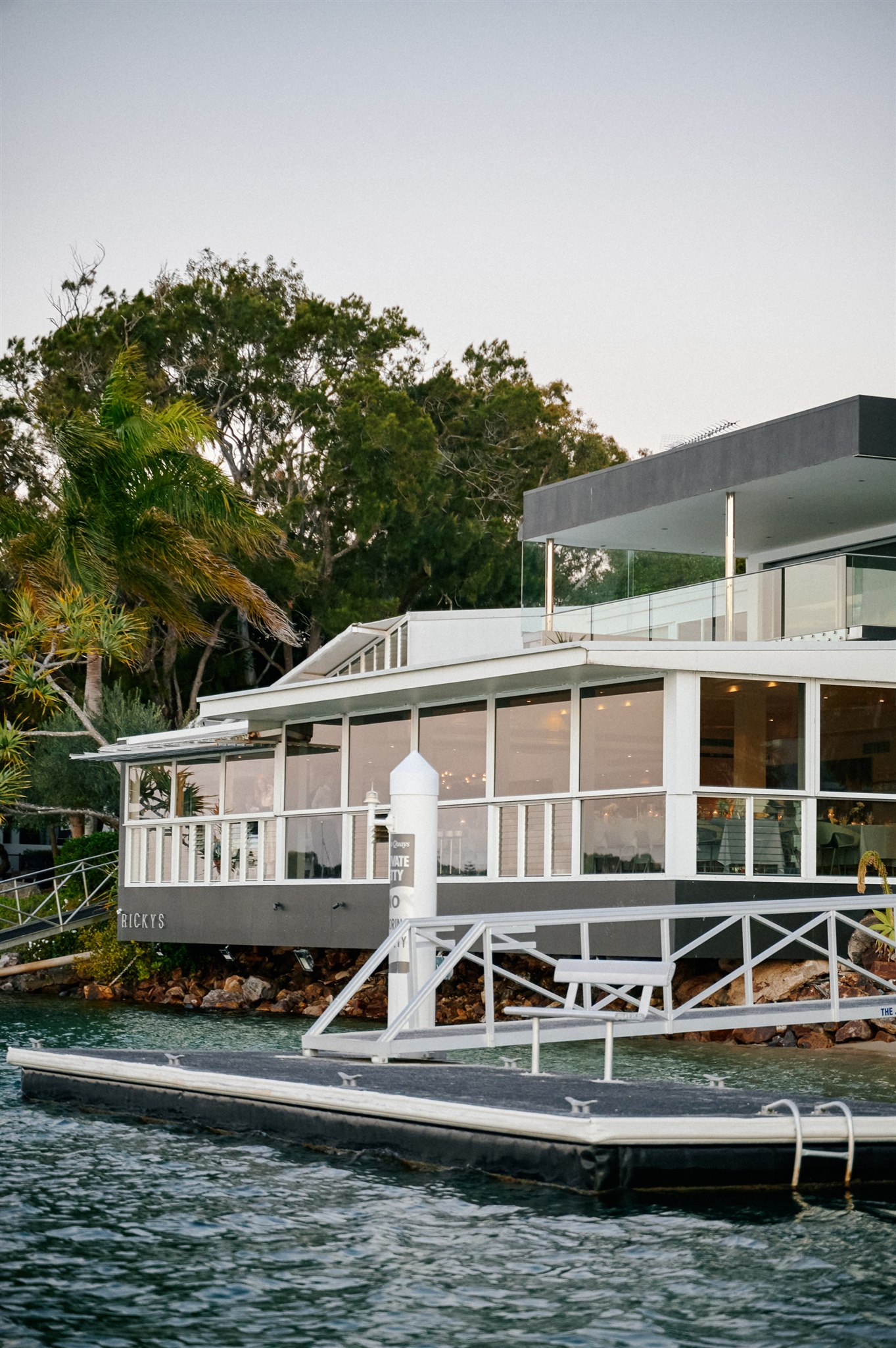 PHILLIPA & PETER | The Bride's Tree